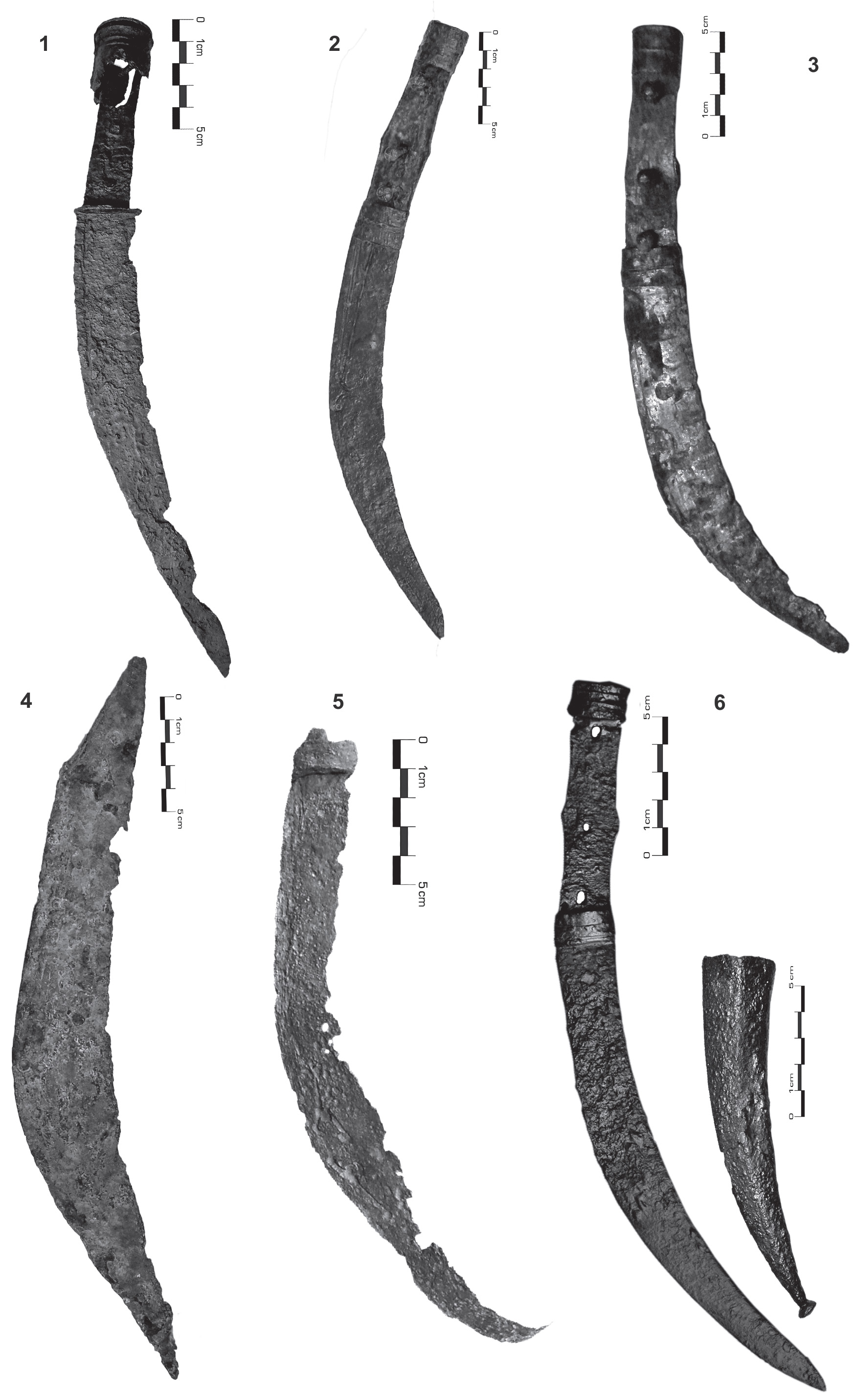 ENDA - Curved dagger of the sica type from the North-Danubian Dacian ...